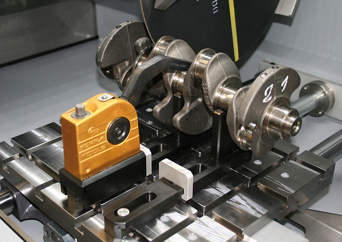 Clamping tools for QATM cutting machines